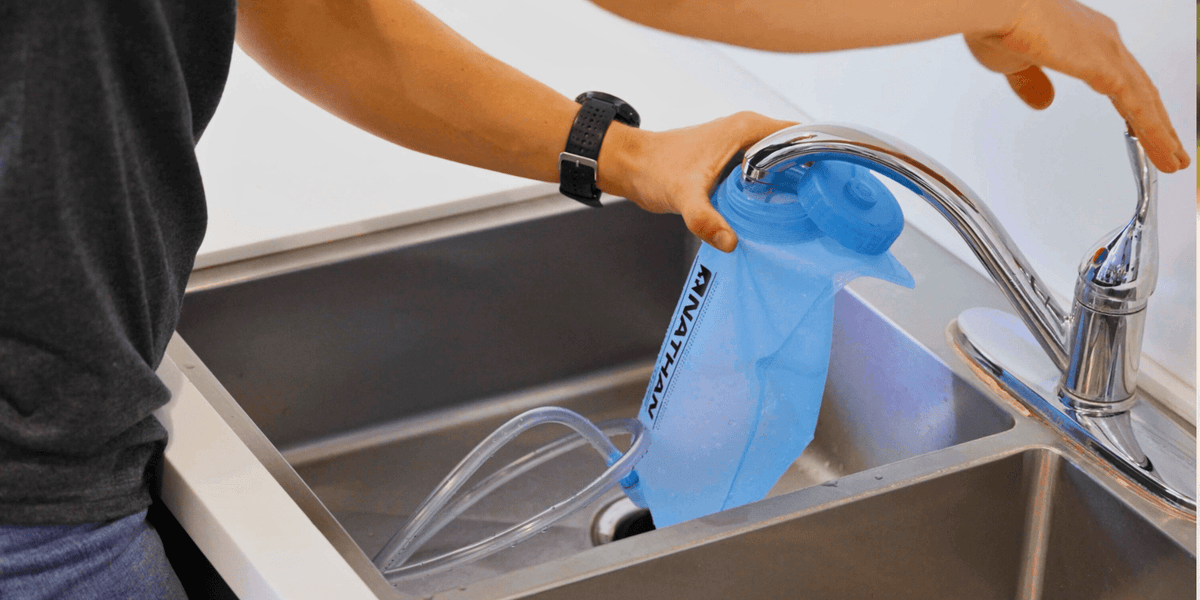How to Clean Your Hydration Vest Bladder | Nathan – Nathan EU
